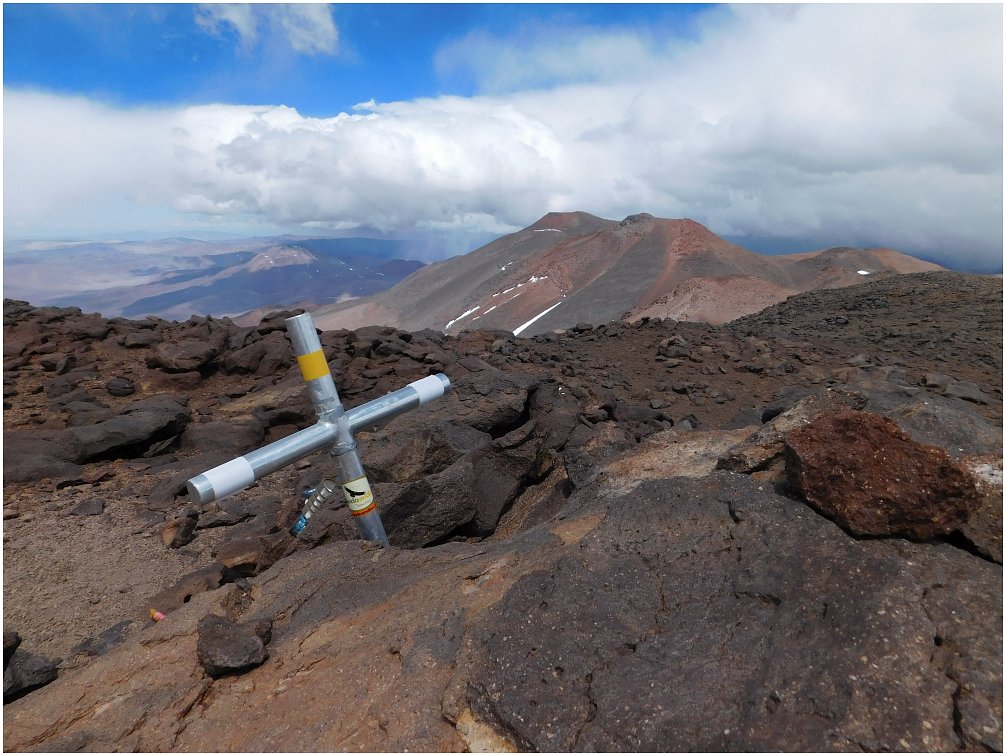 LandCruiserAdventureClub - Hiluxem pośród wulkanów